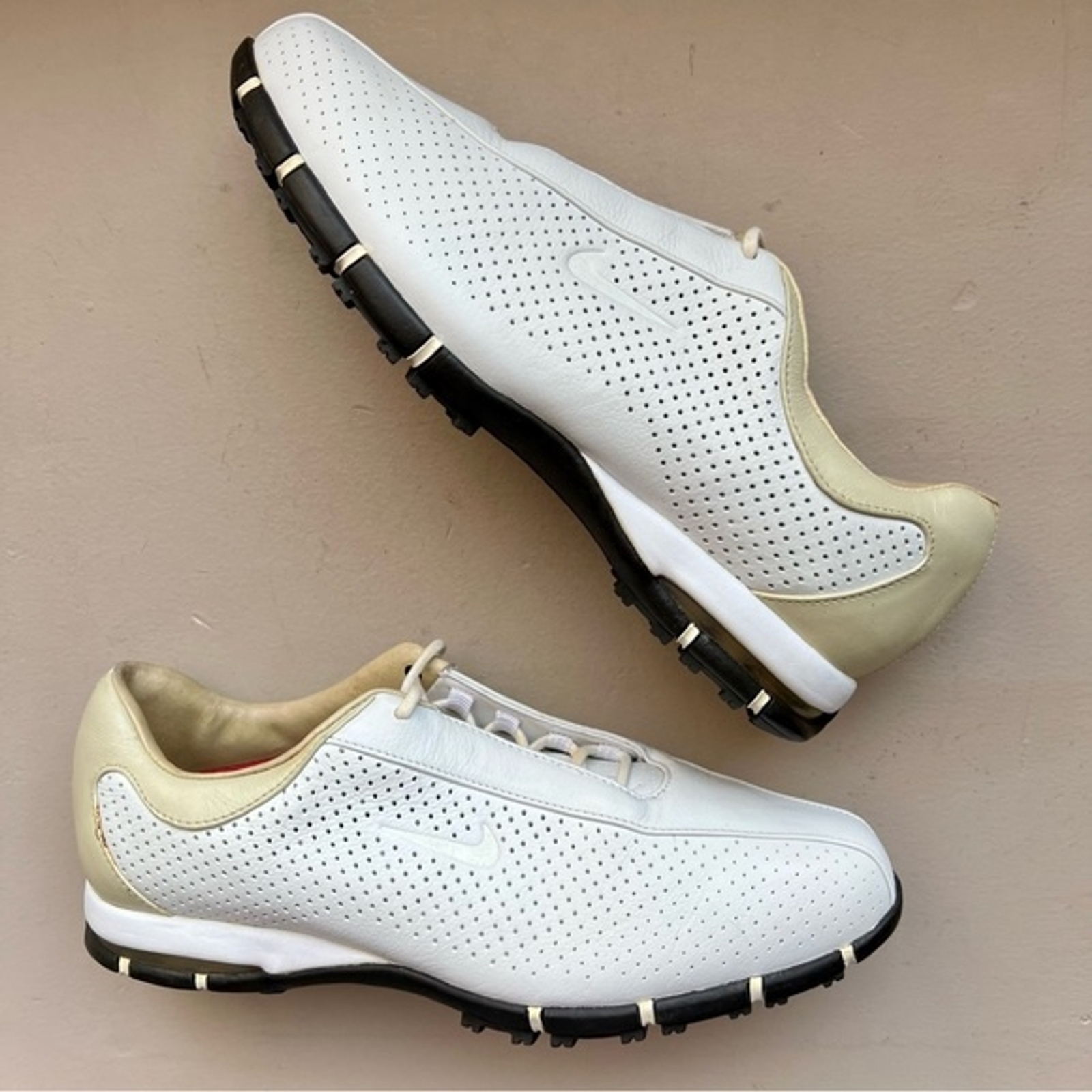 NIKE AIR Tac Spikeless White & Tan Golf Shoes Women’s… - Gem
