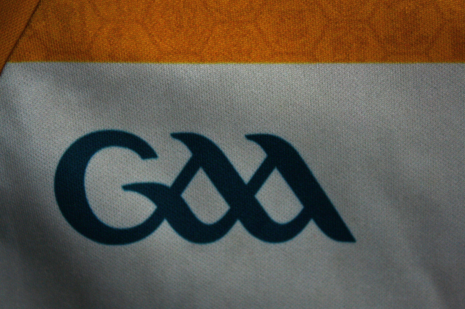 Aontroim Antrim Gaa O'Neills Tight Fit Home Jersey Shirt Kit Gaelic ...