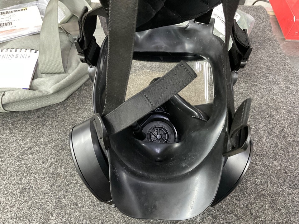 Military Avon M50 Gas Mask and Carry Bag Medium | eBay