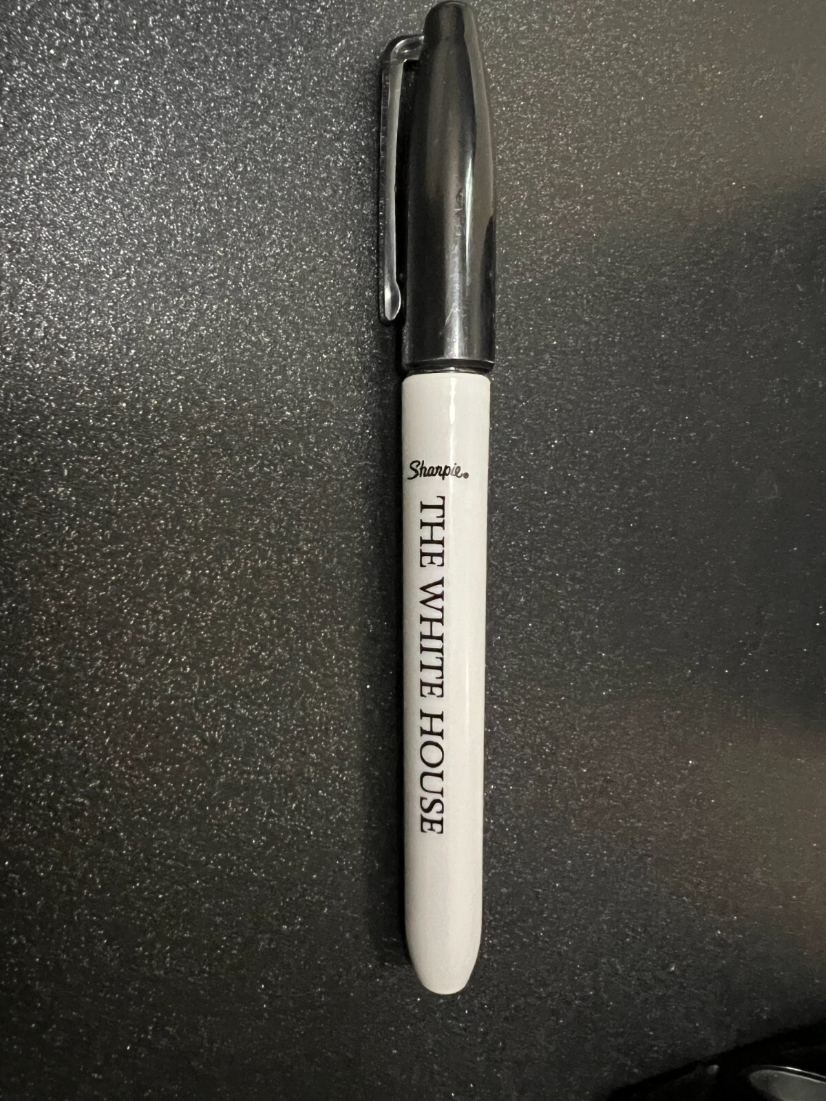 Official White House - President Donald Trump Signature - Sharpie ...