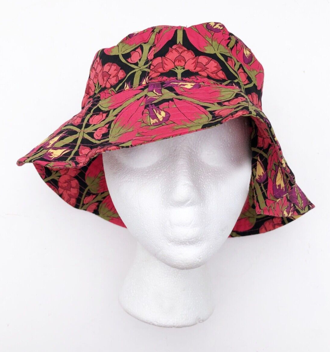 Ulster Weavers / Victoria Albert Museum Wild Floral Waterproof Cotton ...