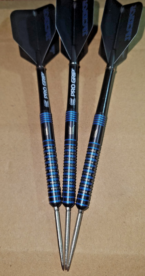 Adrian Lewis Black Darts 26g Excellent Discontinued Swiss Point Target ...
