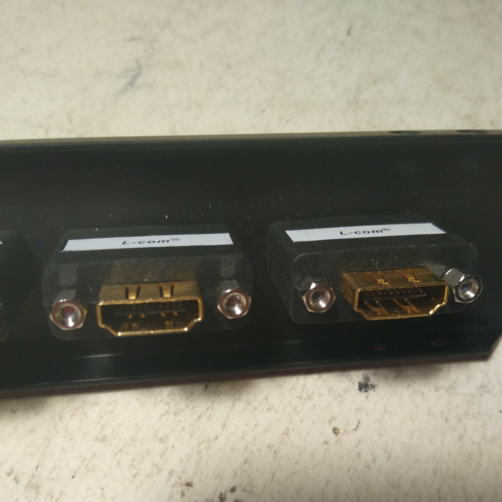 L-com HD Series HDMI Panel Mount Adapters in rack, Female to Female | eBay