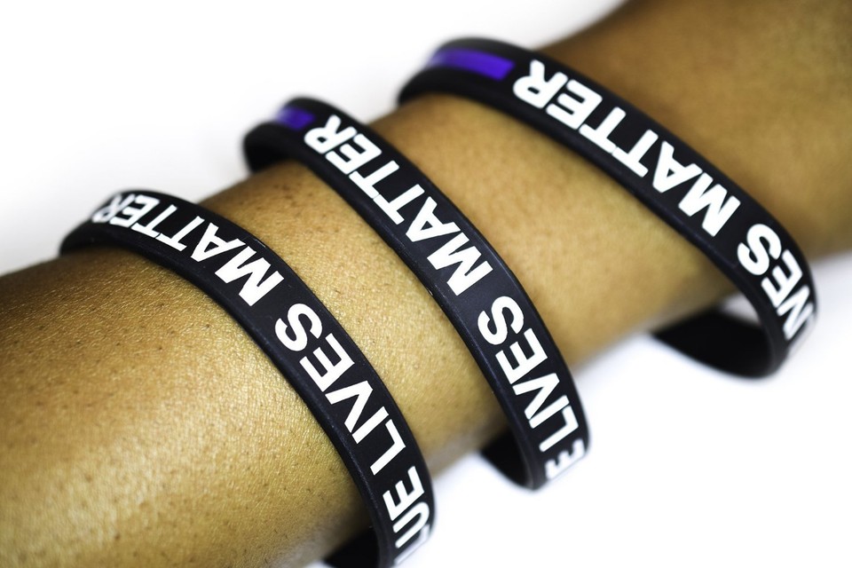 10 Blue Lives Matter Thin Blue Line Police Support Silicone Wristband ...