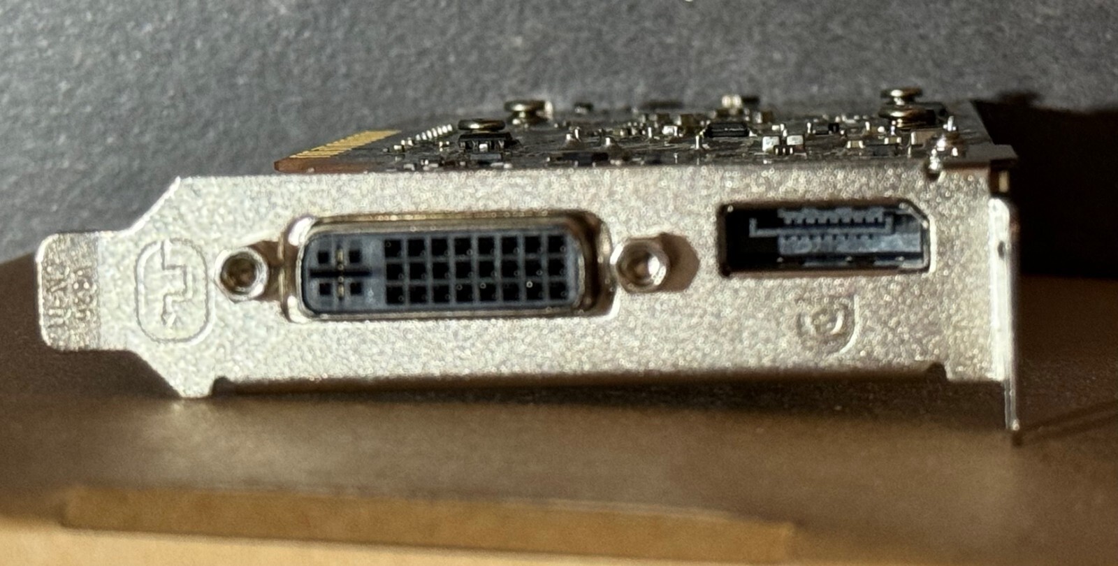 Dell AMD Radeon V337 1GB GDDR5 PCI-E Video Card (109-C86957-00) for ...