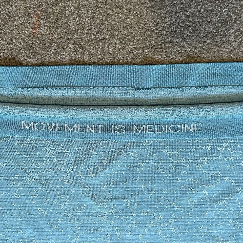 Lululemon Men’s Metal Vent Tech Long Sleeve Shirt in Utility Blue/White ...