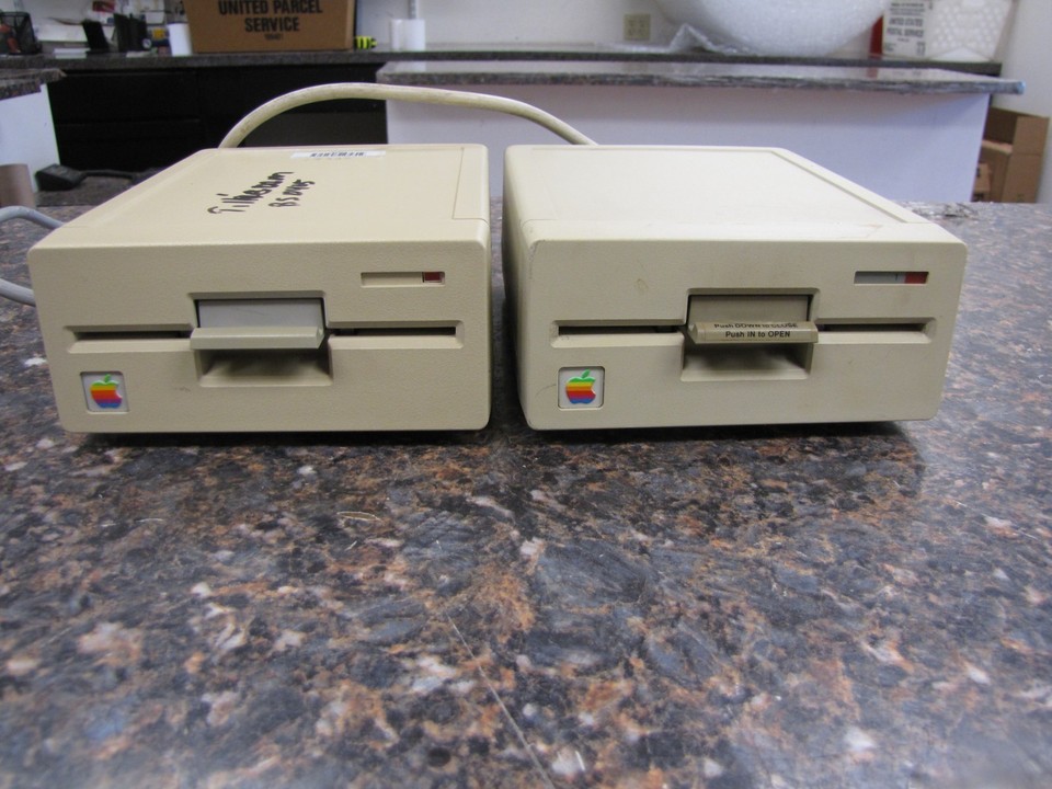 Vintage Apple 5.25 Floppy Drive & Apple Unidisk Drive for Apple II ...