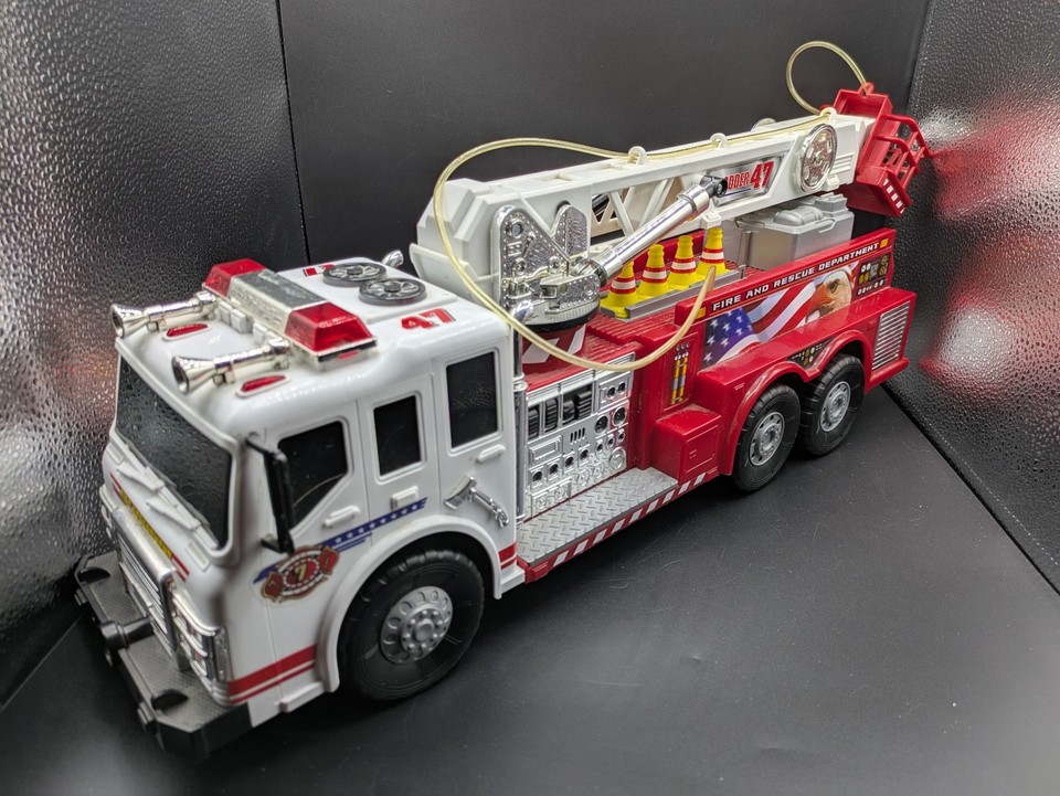 22" Remote Controlled Fire & Rescue Department Fire Truck Ladder 47 ...