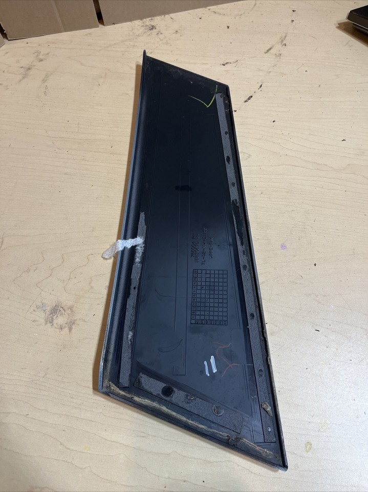 08-12 Buick Enclave Driver Rear Quarter Window Plastic Moulding Trim RH ...