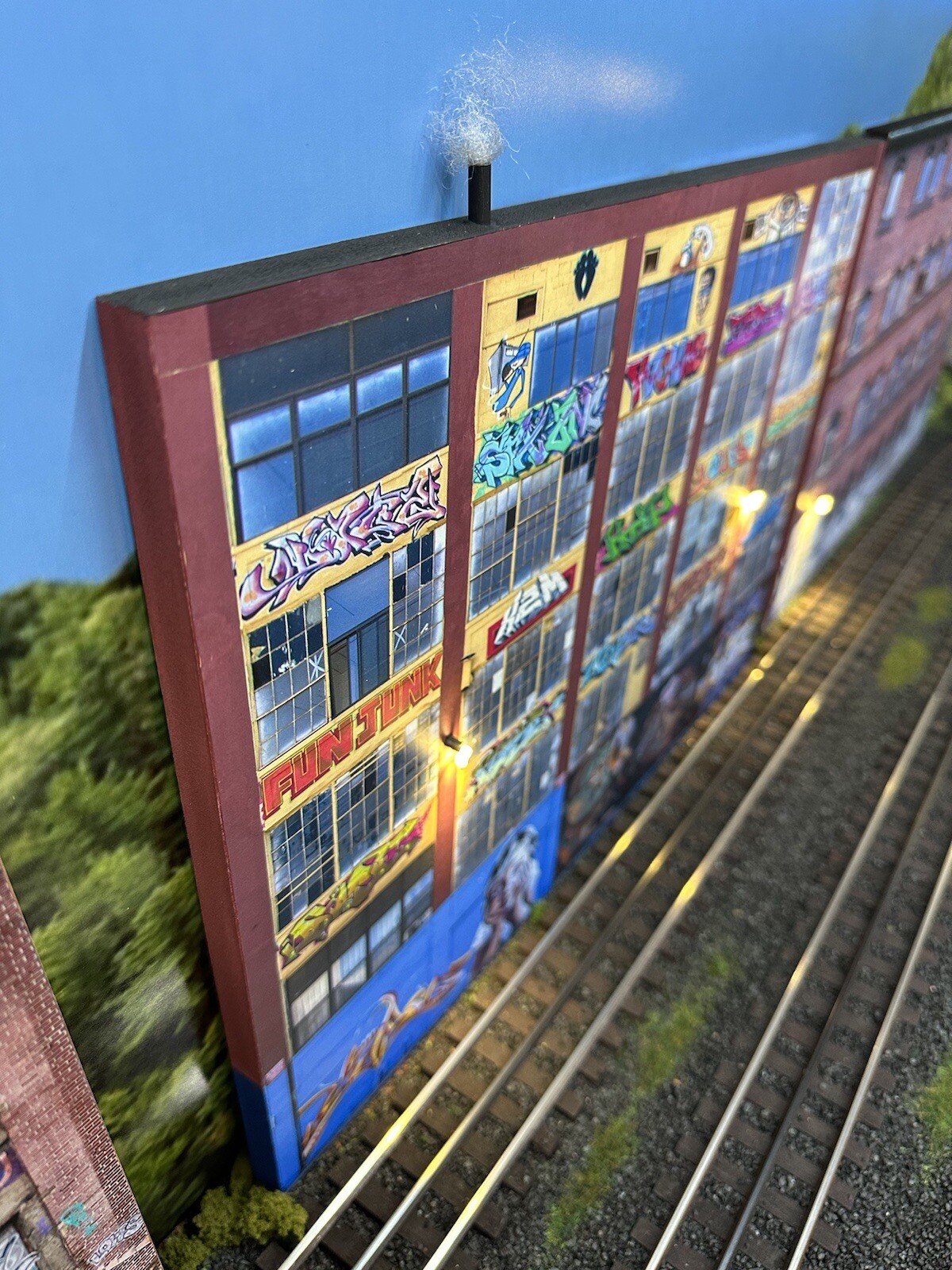 N Scale Graffiti Factory #2 - Building Flat w/LED -scratch built 1:160 ...
