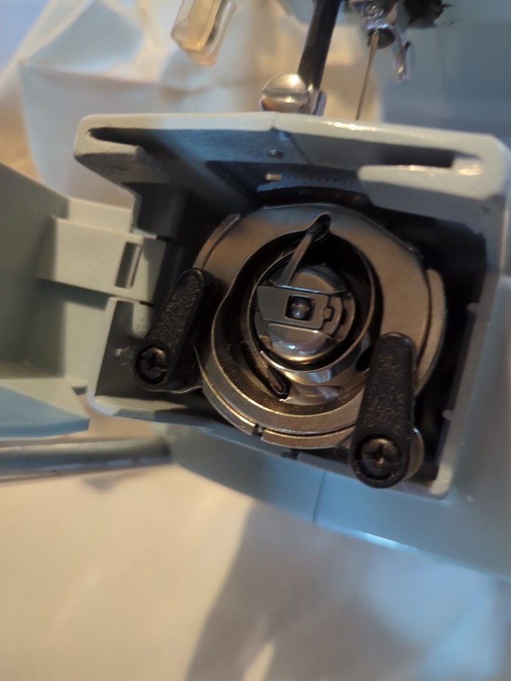 Rare Feather Lite Featherlite Sewing Machine with Case Instruct Powder ...