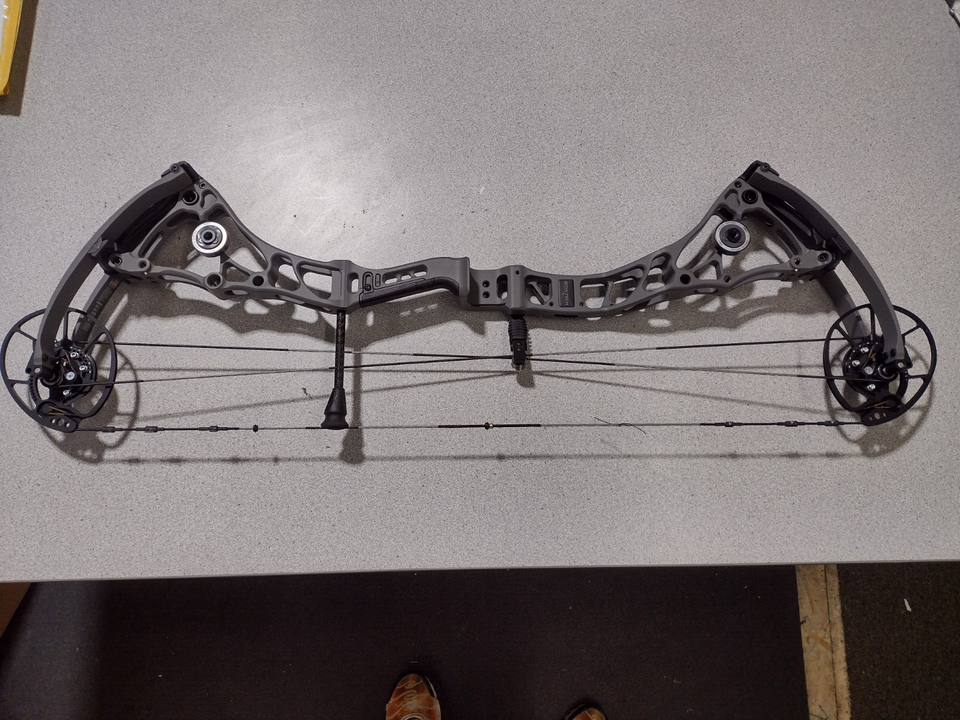 BOWTECH CORE SR COMPOUND BOW...RIGHT HAND... DARK SLATE | eBay