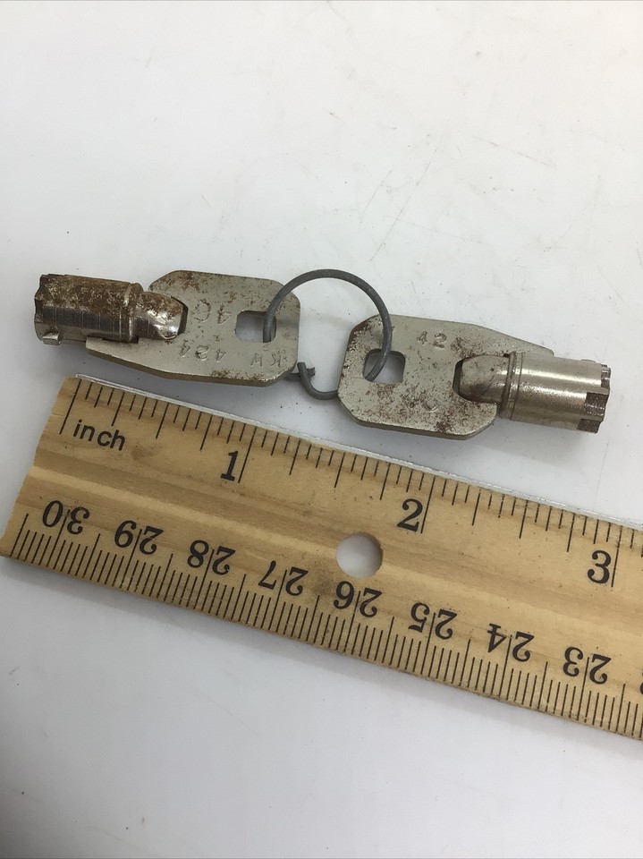 Matching Pair ACE Chicago Lock Vending Machine Keys Soda Coke Coca-Cola ...