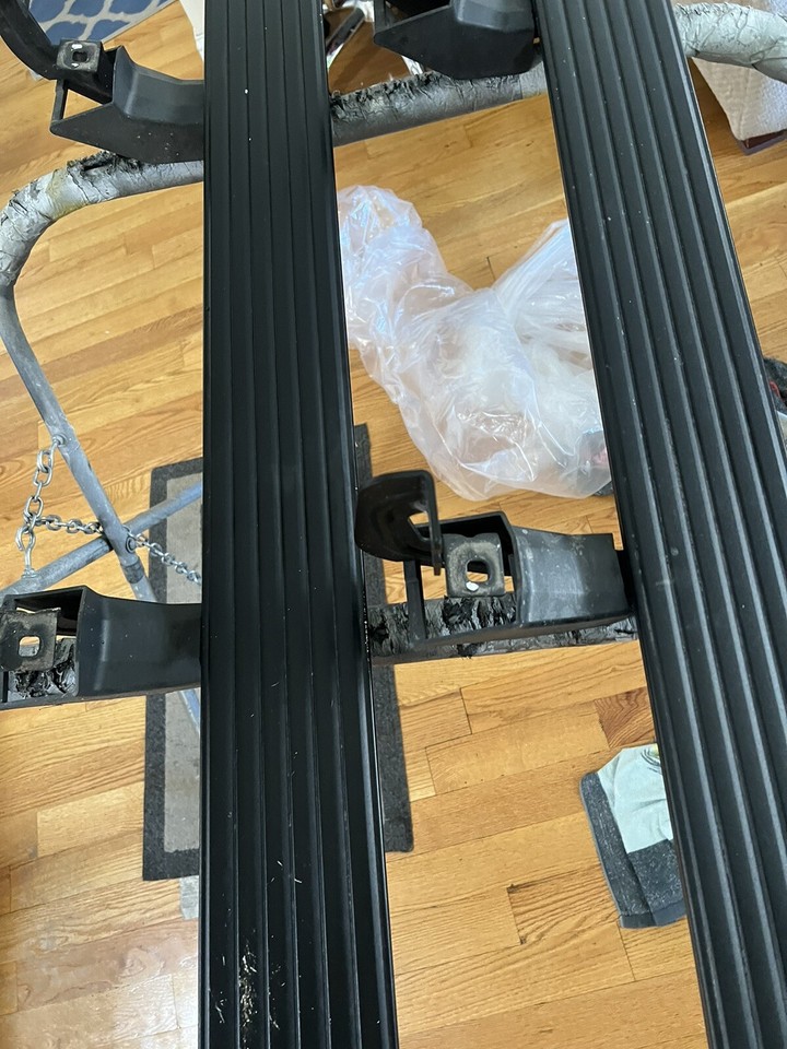 OEM Black Running Boards Fits '19-'24 Chevrolet & GMC 1500 Crew Cab ...