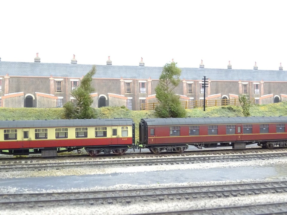 MODEL TOWN BACKSCENES OO GAUGE TERRACED HOUSE BACKS (MT0018) | eBay UK