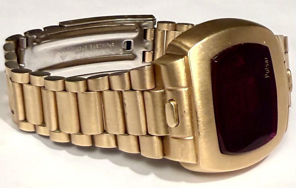 Vintage 1970s PULSAR 39mm 14K GF Case Digital LCD Display Watch | 7.25 ...