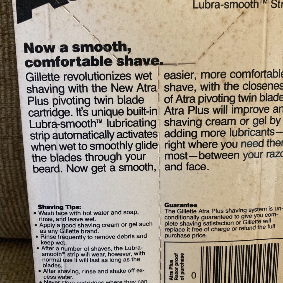 Vintage Gillette Atra Plus Pivoting Head Razor with 2 Twin Blade ...