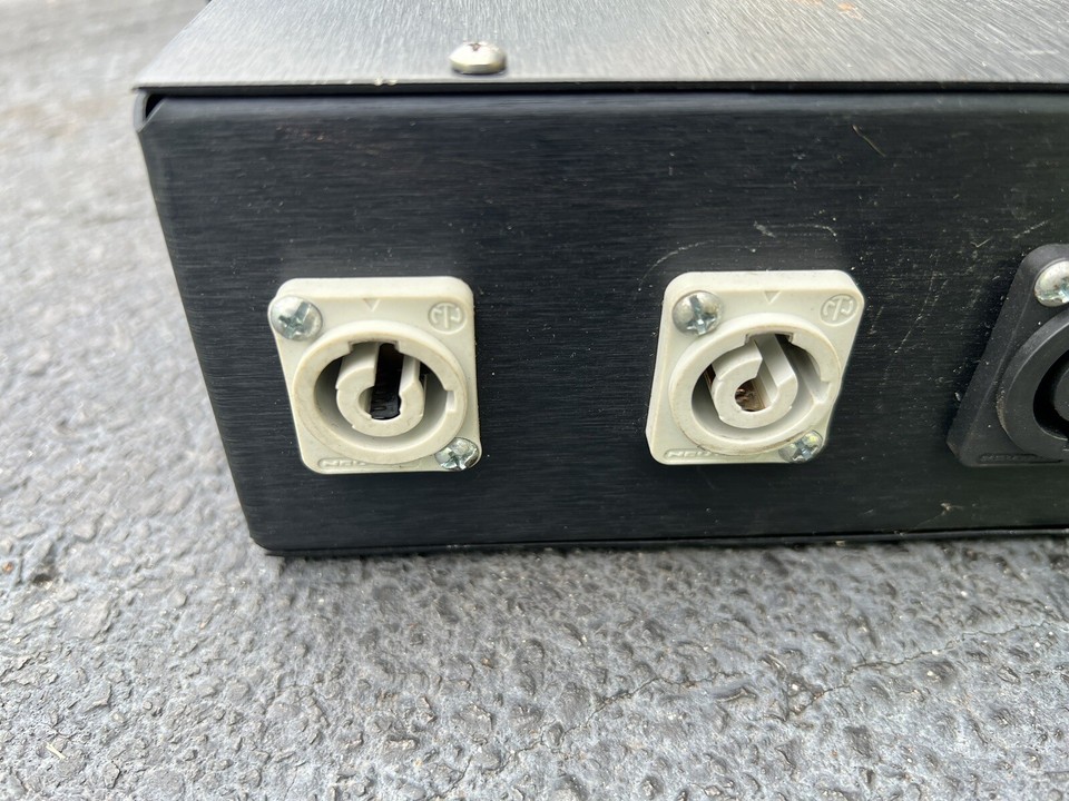 Powercon Power Distro Rack Mount w/Dual 30A-120/208V 4 NAC3MP-HC & 2 ...