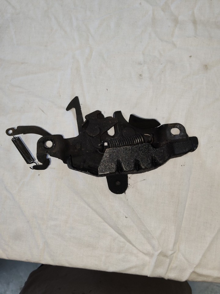 Toyota Hilux Bonnet Latch Lock Catch OEM RN105 LN106 LN111 1989-1997 ...