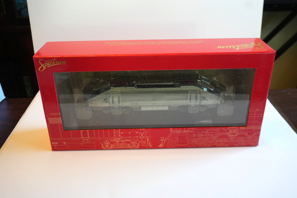 Spectrum Amtrak Acela HHP-8 Electric Locomotive #651 HO Scale | eBay