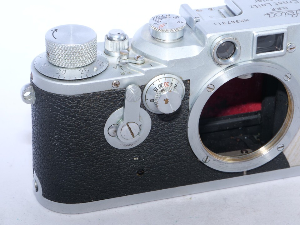 Leica IIId WAR TIME camera. Circa 1944. Only (427) made. Needs ...