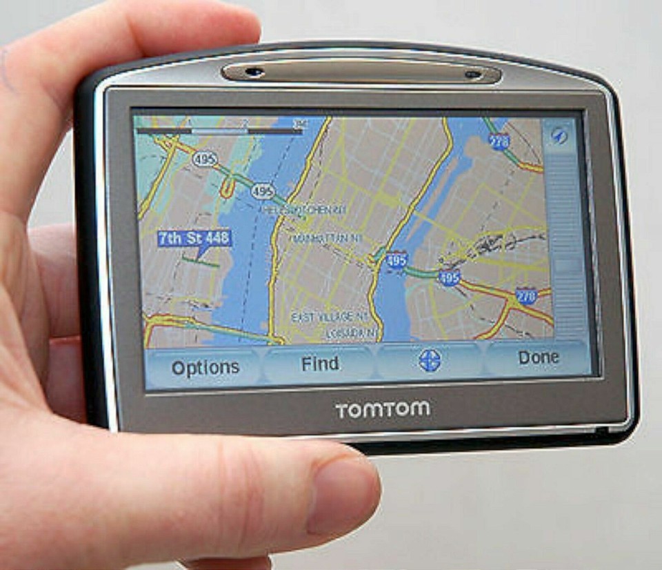 NEW TomTom GO 720 Portable GPS Navigator Unit Set in Box tom Bluetooth ...