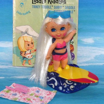 Mattel Liddle Kiddle SURFY SKIDDLE Doll Towel Wave Surfboard Sunglasses ...