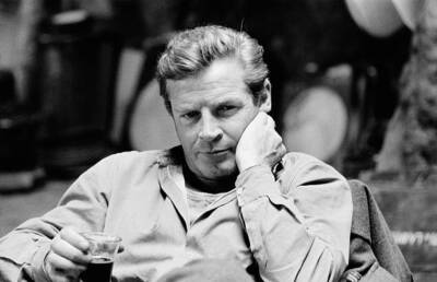 Actor Richard Basehart during the movie '5 branded women' 1959 OLD ...