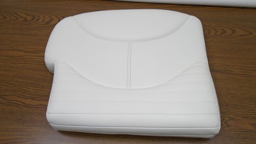 CRUISERS 2011 AZURE 278 STARBOARD LOUNGE BOW CUSHION SATIN WHITE MARINE ...