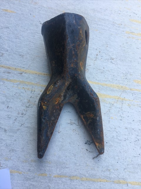 Bucket Teeth Tooth CAT 2085237 Twin Sharp Tip Set of 3 Pieces for sale ...