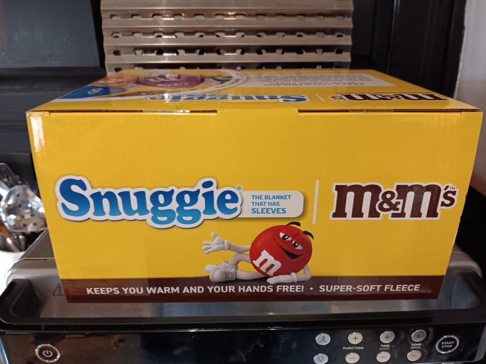 NEW M&M's Snuggie “The Blanket that has Sleeves" M&M's, Mars Candy, Yellow 2024 | eBay