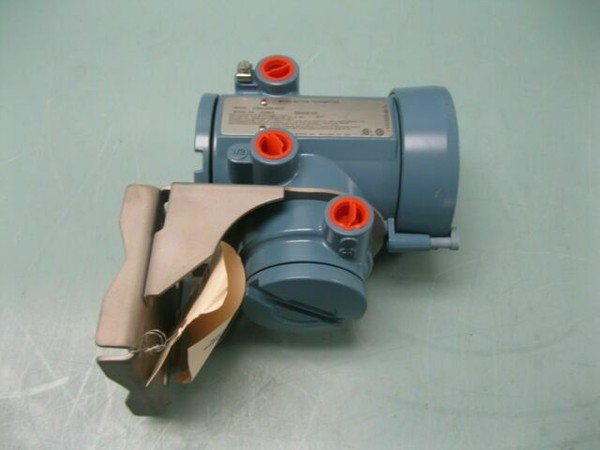 Micro Motion 2700 R12 Dbaezzz Transmitter 2014 B9 (2071) for sale ...