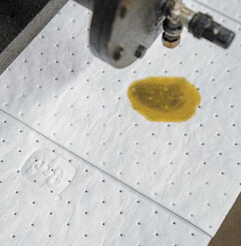 New Pig MAT403 PIG Oil-Only Heavy-Weight Absorbent Mat Pad 100/Bag ...
