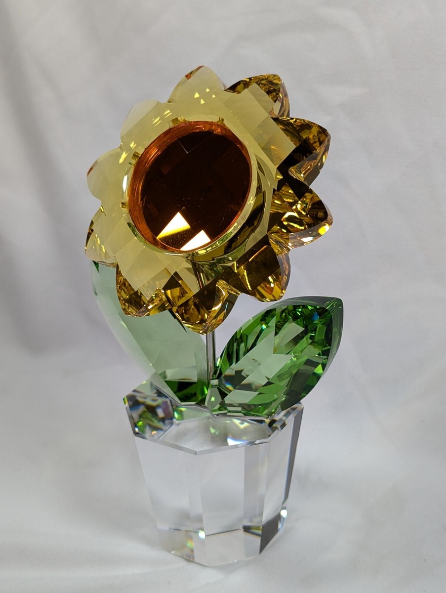 Swarovski Large sunflower 835636. Retired Piece ! Has flaws Swarovski Large sunflower 835636. Retired Piece ! Has flaws