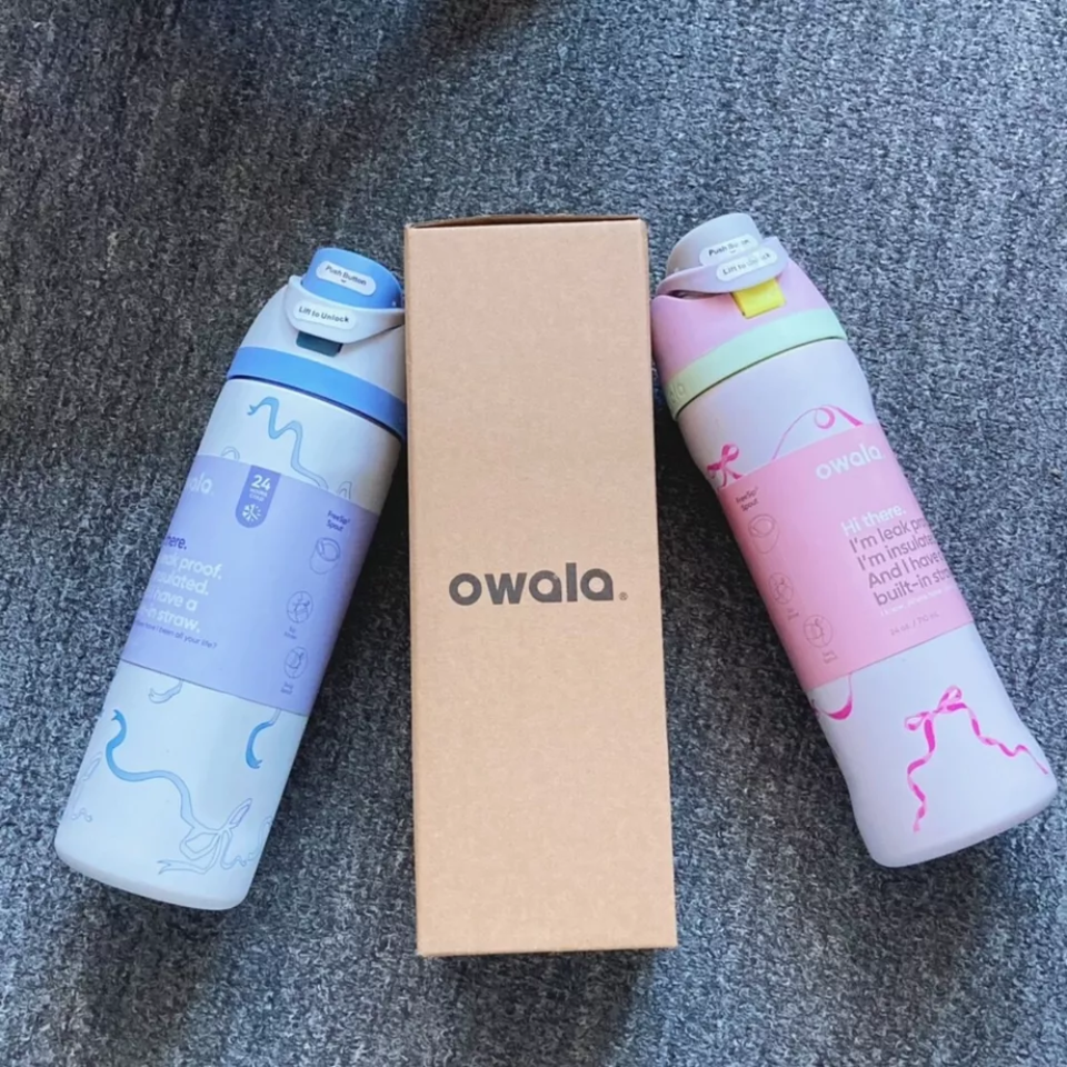 32oz Owala Urban Outfitters Exclusive Tied And True Blue Bows Bottle ...