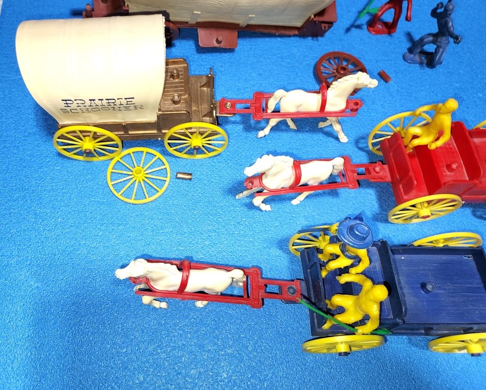 VINTAGE MPC 4 plastic wagons from 1950s RARE GOLD WAGON, HORSES ...