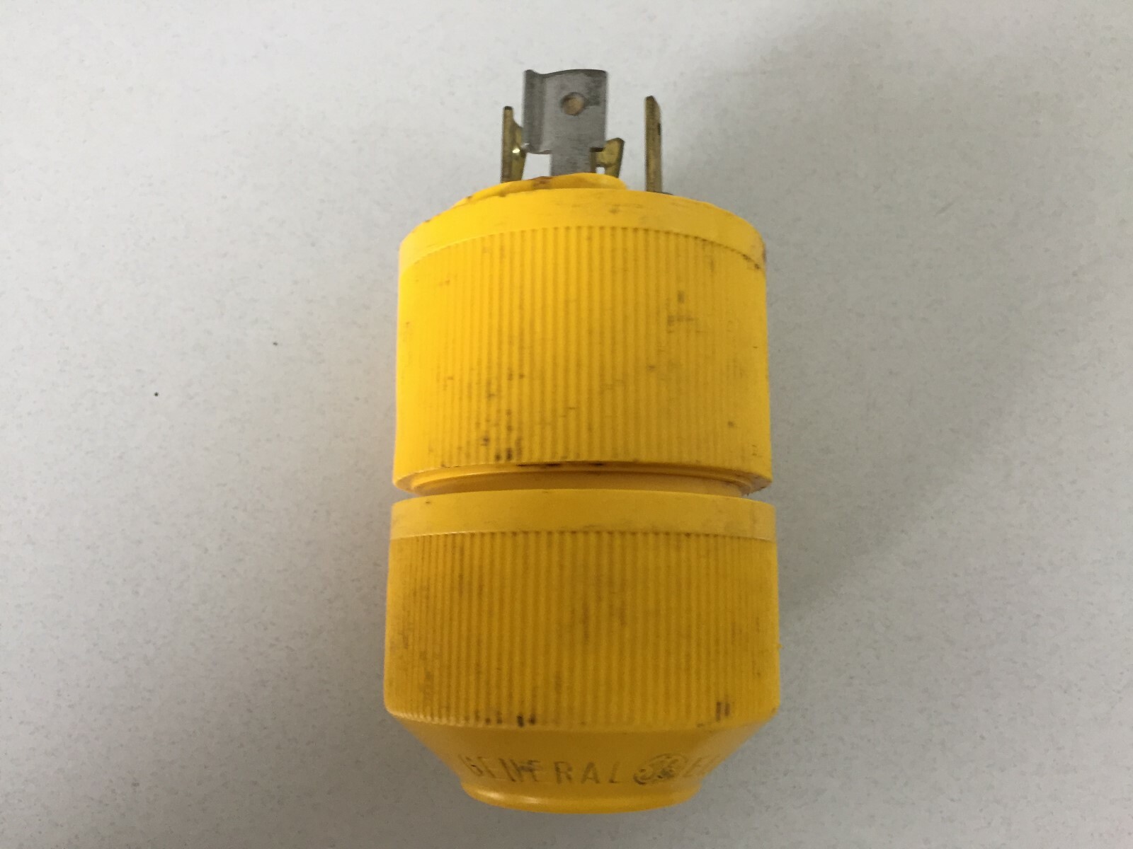 GE L22 20 AMP 480 VOLT TWIST LOCK MALE CAP | eBay