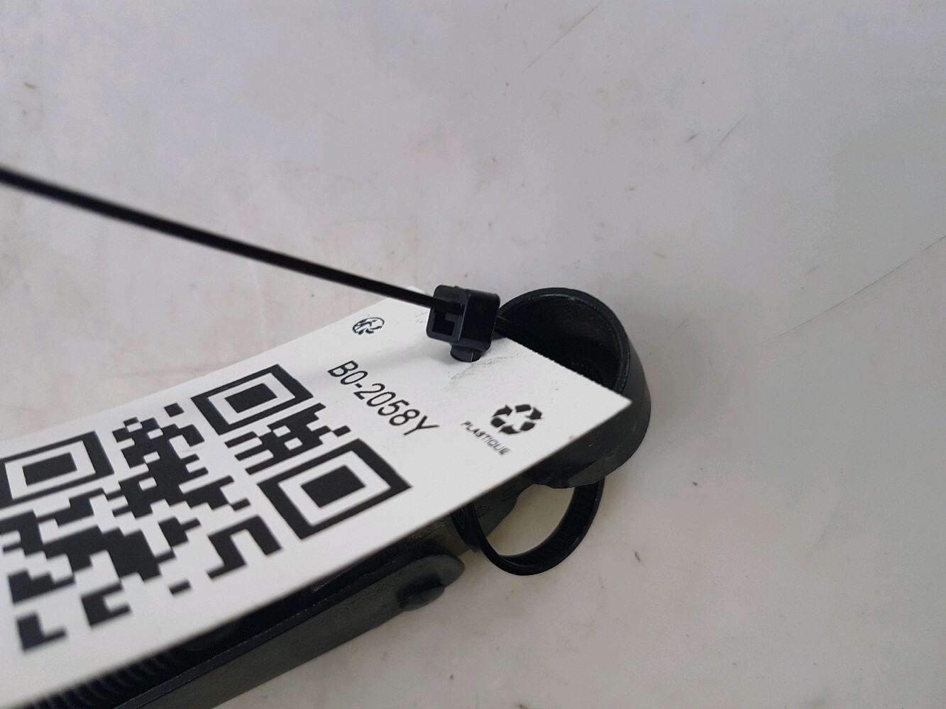 Bras d'essuie glace arrière x1 1568200044 - MERCEDES CLASSE GLA 1 PH.1 ...