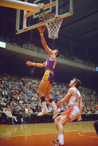 Jerry West Of The Los Angeles Lakers 1970 OLD BASKETBALL PHOTO 4 | eBay