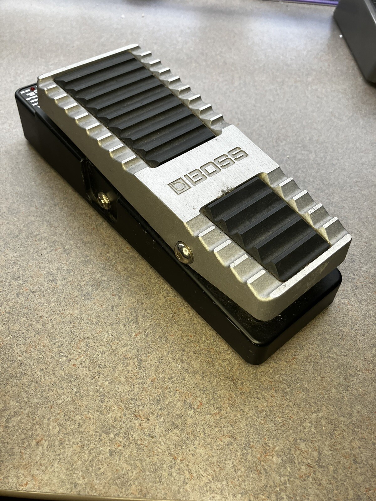 BOSS PW10 V-Wah Guitar Multi Effect Modeling Pedal, Save Sound Settings ...