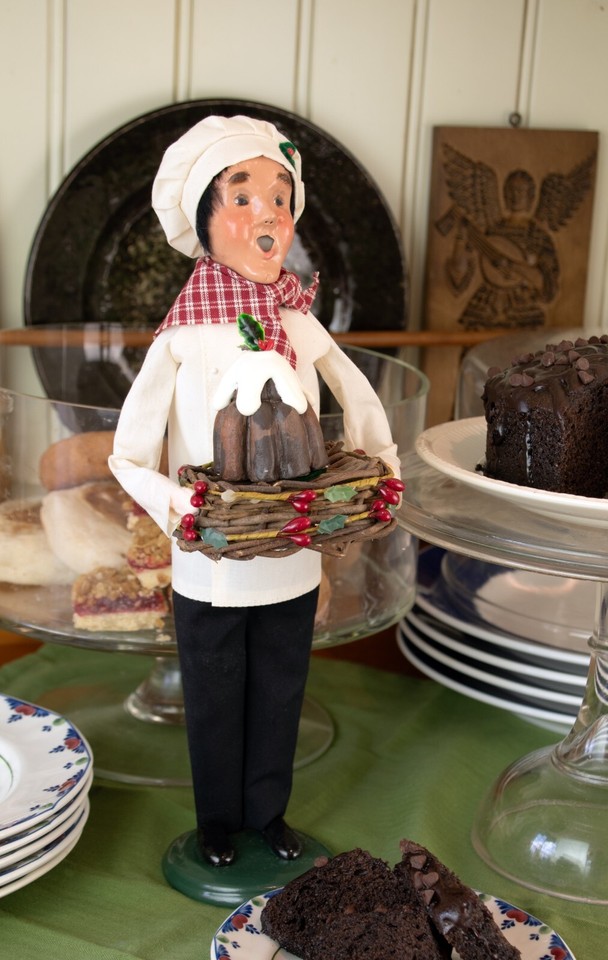 2024 Byers Choice Chef w/Plum Pudding Cook Baker Cake Dessert Christmas ...