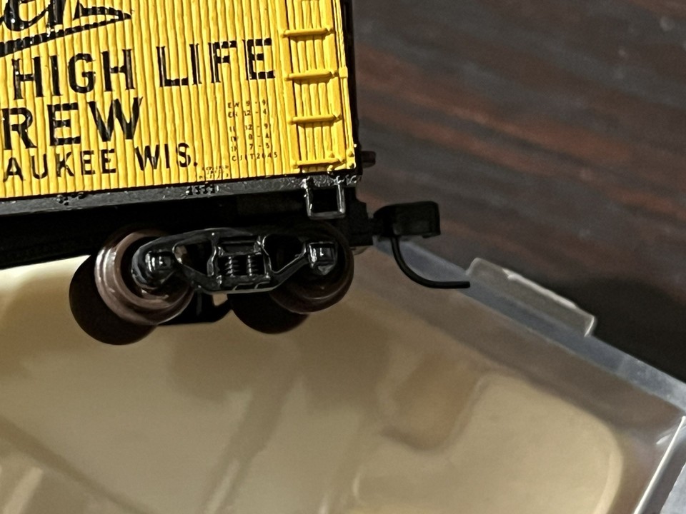 ATLAS MILLER HIGH LIFE BEER REEFER 93100 LN LIMITED EDITION 3” | eBay