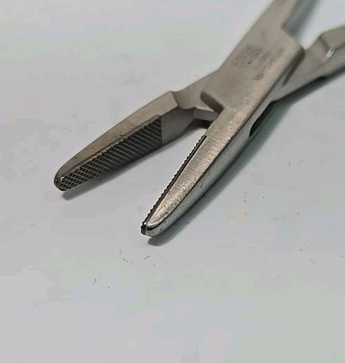 V. Mueller SU16061 Vital Mayo-Hegar Needle Holder TC Inserts 2500 Teeth ...