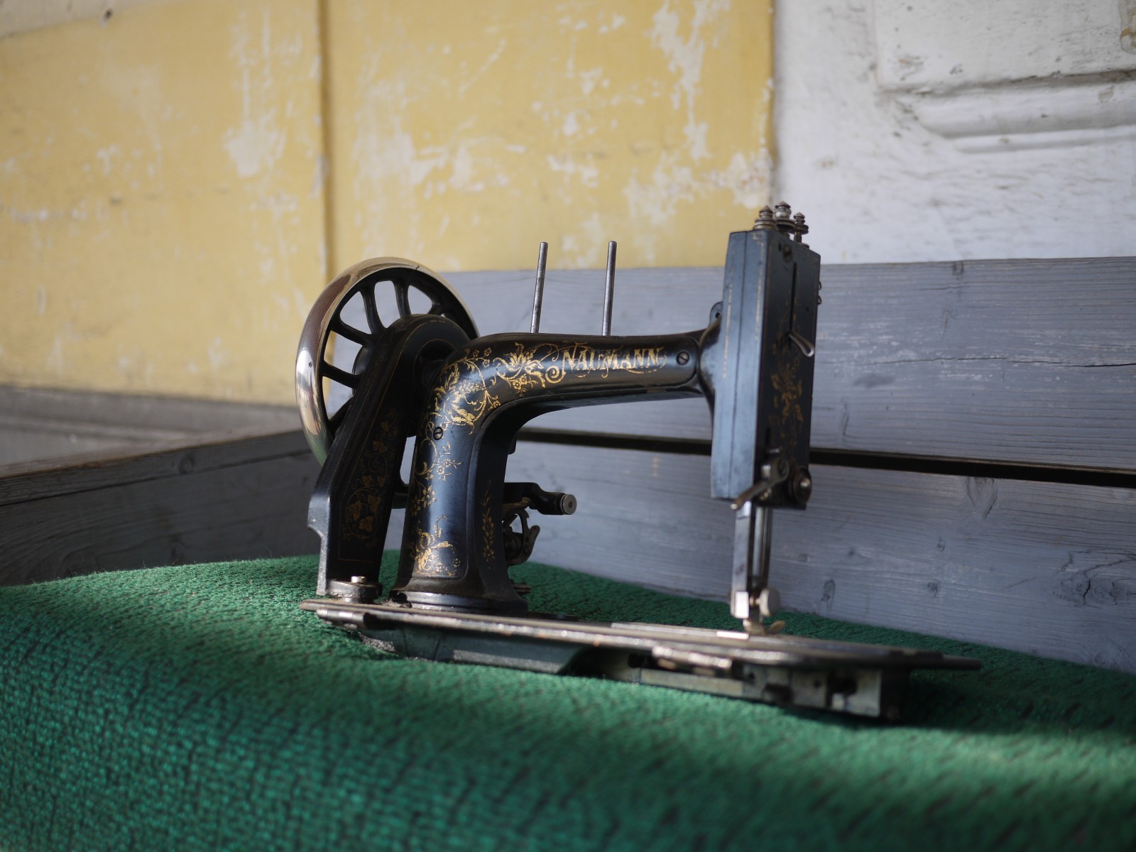 Antique sewing machine Naumann | eBay