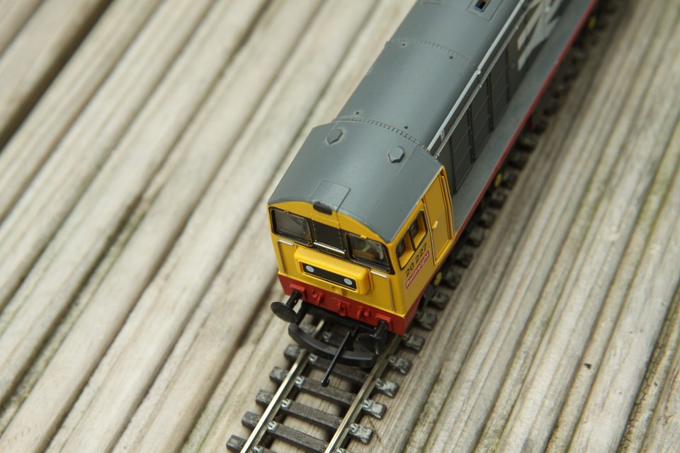 Lima Class 20 Railfreight locomotive 00 gauge number 20227. | eBay UK