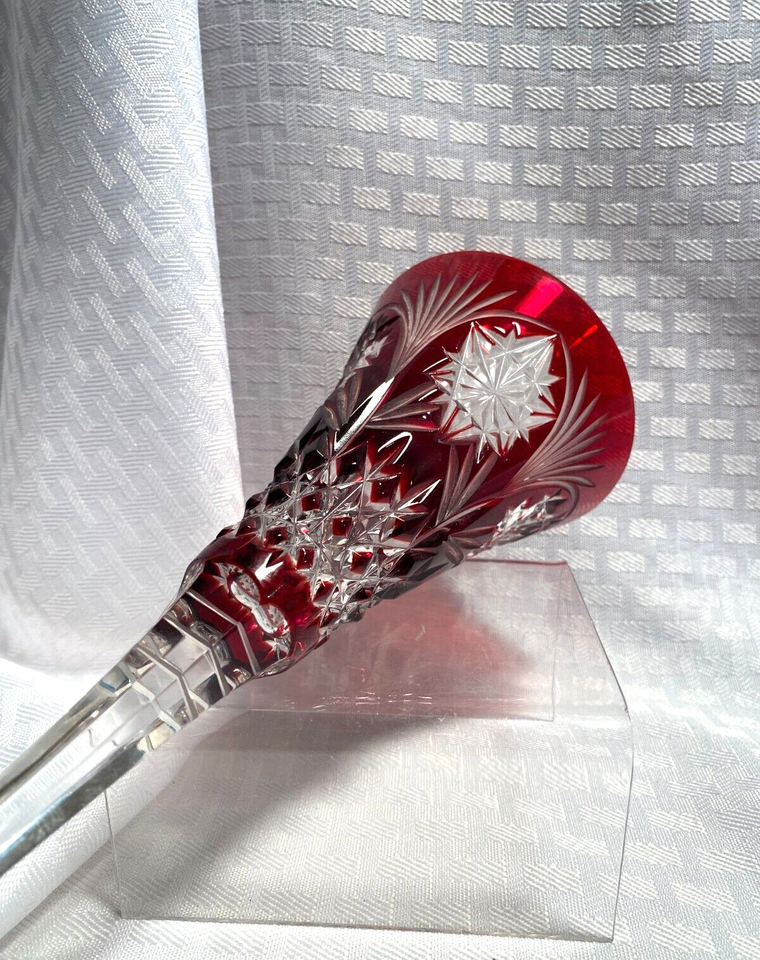 AJKA/DESIGN GUILD SNOWFLAKE FLUTE RUBY RED CUT TO CLEAR CRYSTAL ...