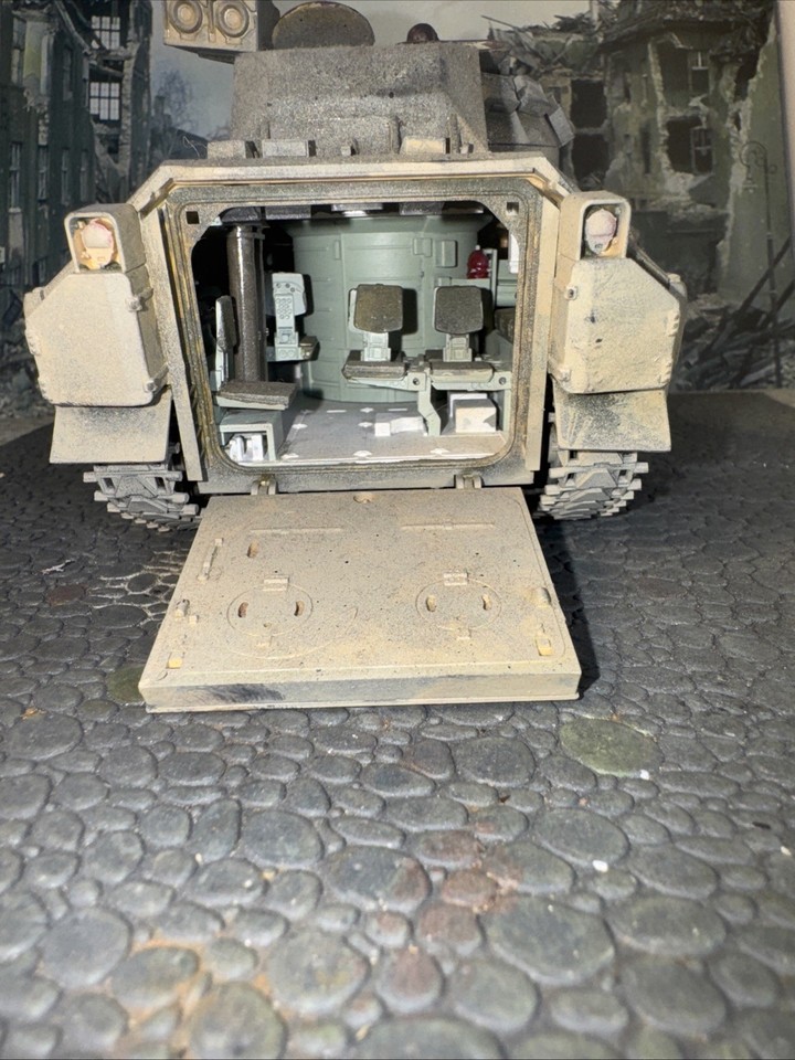 Custom Weathered M2A2 Bradley IFV Iraq Afghanistan Built 1/35 interior ...