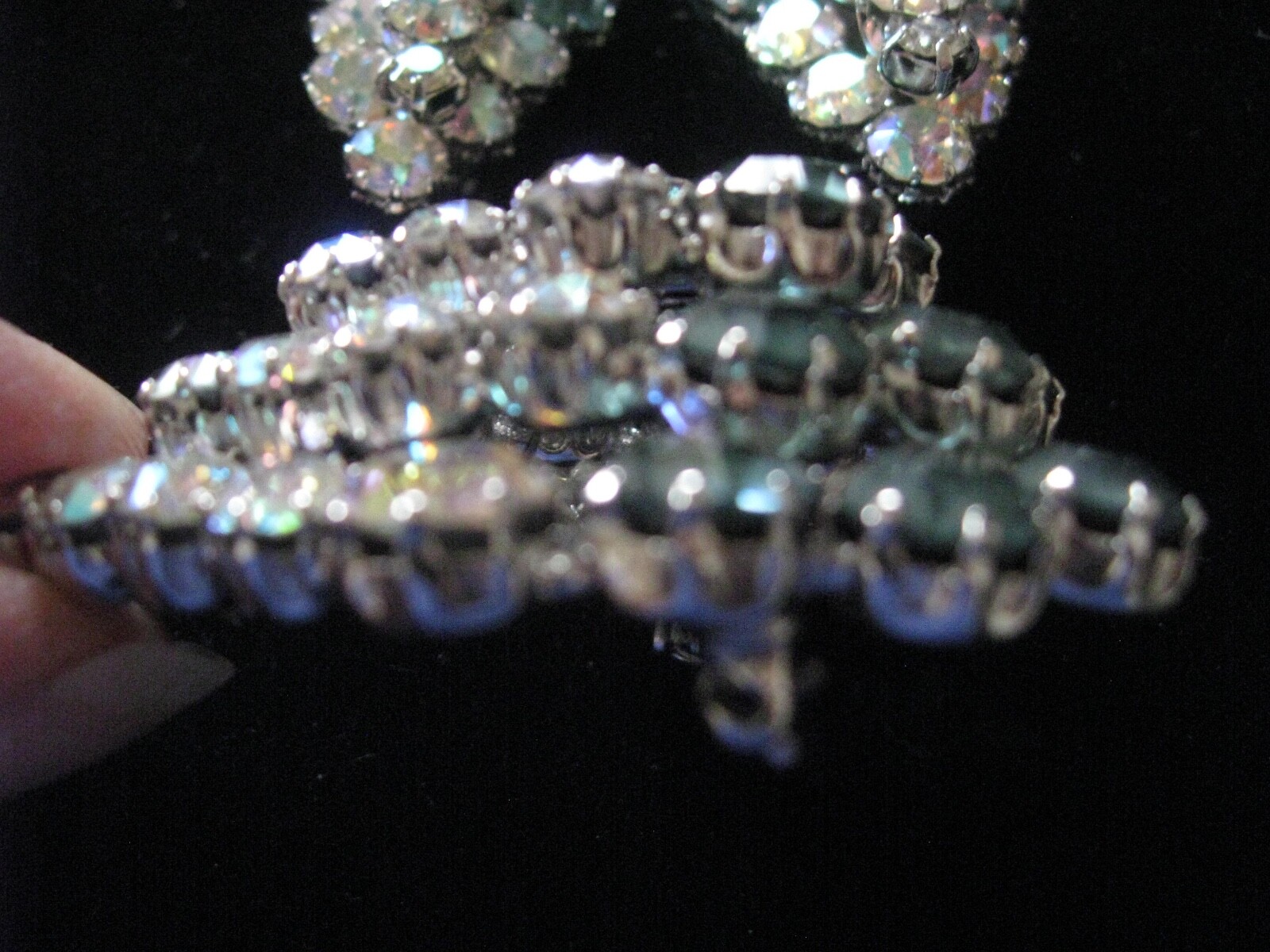 BELLINI PAT # 3 LAYER TEARDROP AURORA BOREALIS/BLUE RHINESTONES BROOCH ...