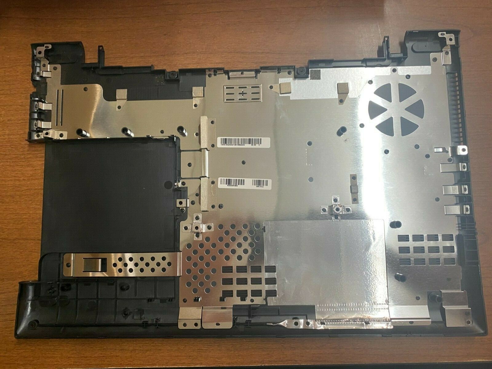 GENUINE! TOSHIBA SATELLITE C75D-C7217 SERIES BOTTOM CASE / BASE COVER ...