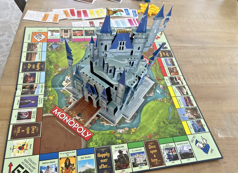 Disney Parks Theme Park Edition III Monopoly Game Pop-Up Castle - complete! | eBay
